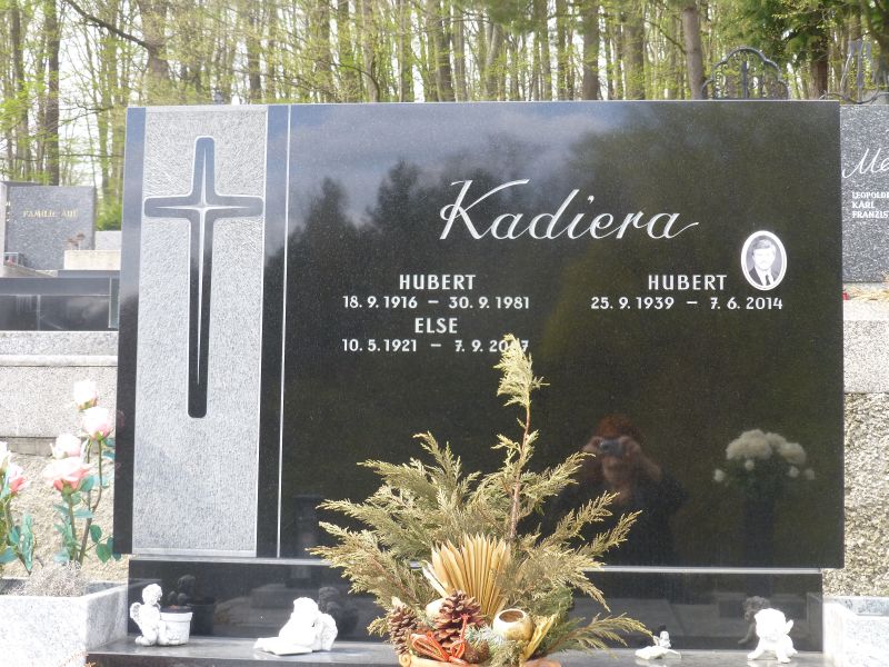 Grabsteine: Kadiera: ADLER Heraldisch-Genealogische Gesellschaft, Wien