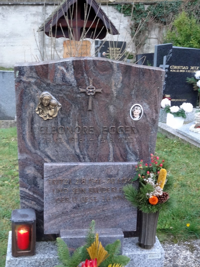 Grabsteine: Egger: ADLER Heraldisch-Genealogische Gesellschaft, Wien